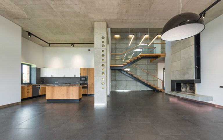 Beyond the Obvious: 12 Ingenious Interior Column Design Ideas