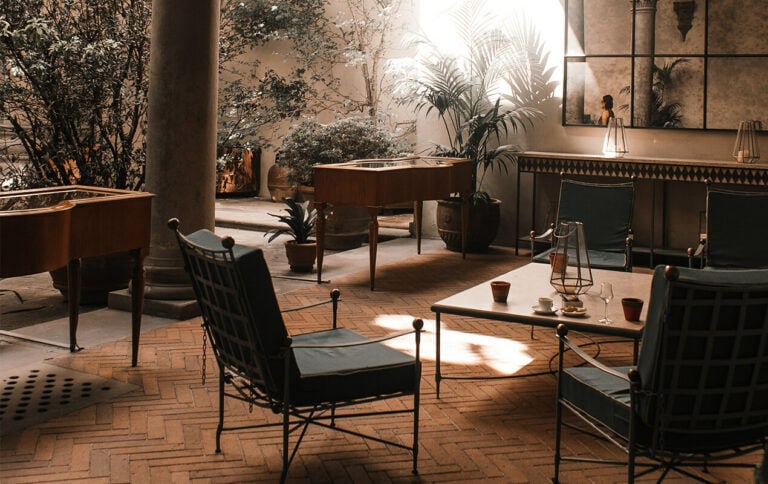 Beyond the Obvious: 12 Ingenious Interior Column Design Ideas