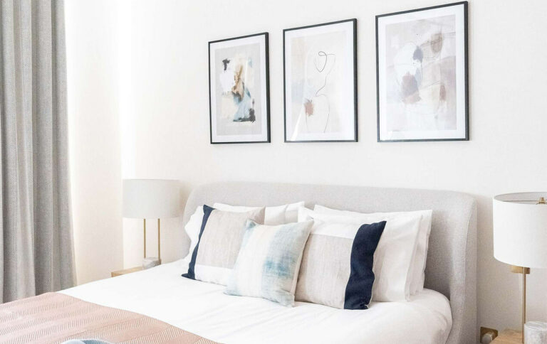 Essential Guide to Modern Chic Decor | DeCasa Collections